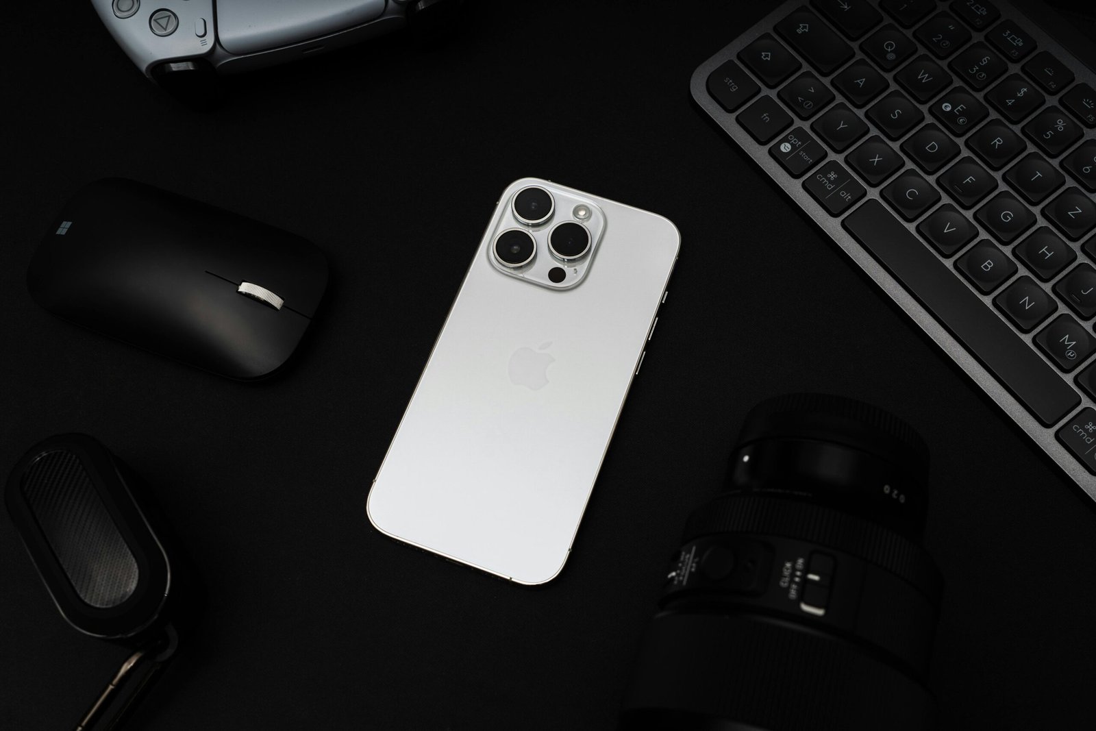 Top Smart Gadgets Trending in the UK This Year - Mfunco